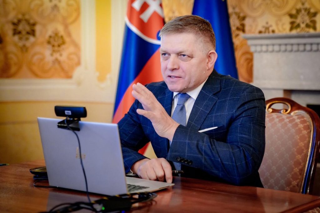 Fico predsa len niečo na Trumpovom postupe ocenil - Slovensko-ruská ...